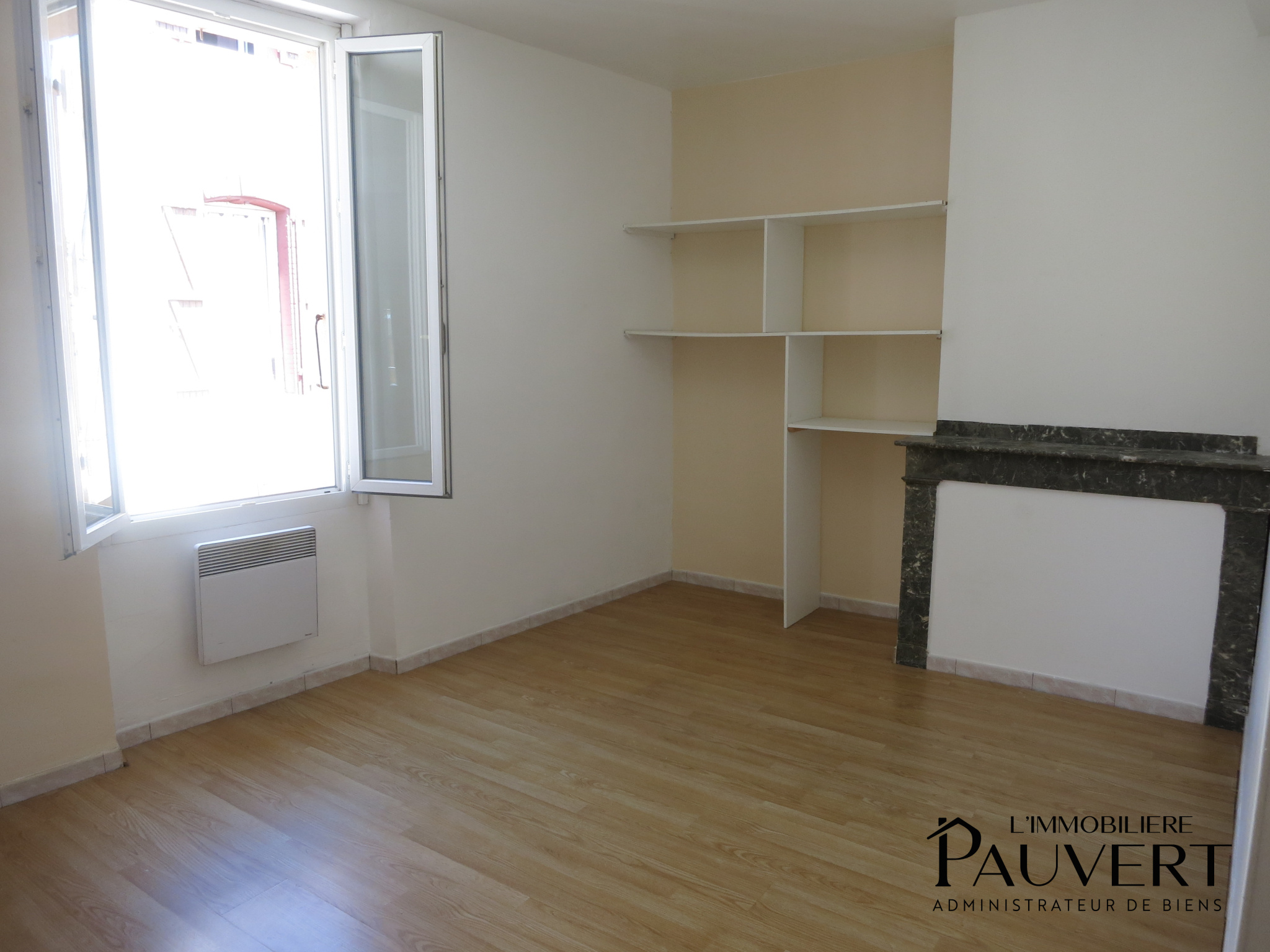 location Appartement T2 lumineux au 2ème étage d'un immeuble | L ...